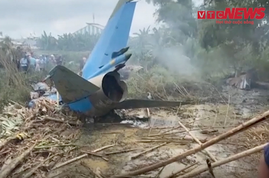 Во Вьетнаме военный самолет Су-22 разбился во время тренировочного полета - AEX.RU
