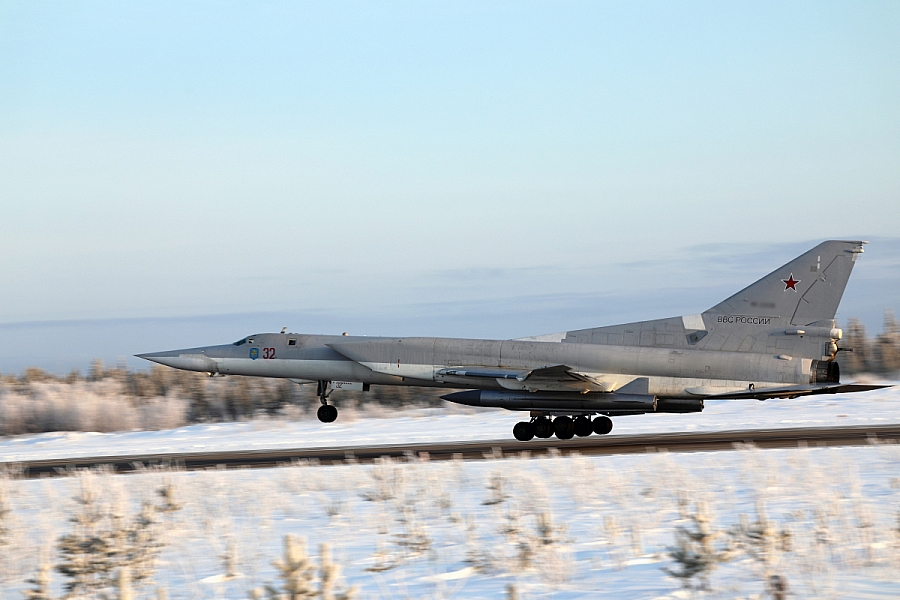 В Иркутской области проведены летно-тактические учения с экипажами Ту-22М3 - AEX.RU