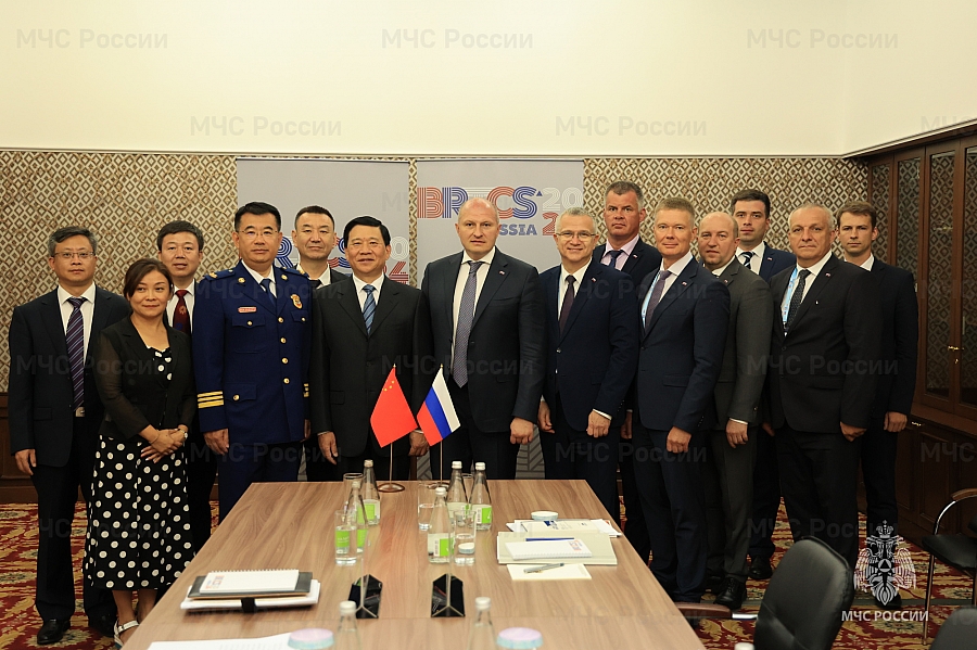 МЧС России поможет Китаю в подготовке летных экипажей для пожарных самолетов Ил-76 - AEX.RU