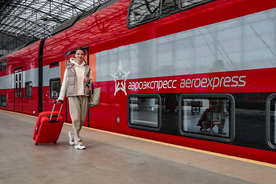 Гитара, автомобильный ключ, детская обувь, авоська и золотое кольцо: что пассажиры «Аэроэкспресс ...