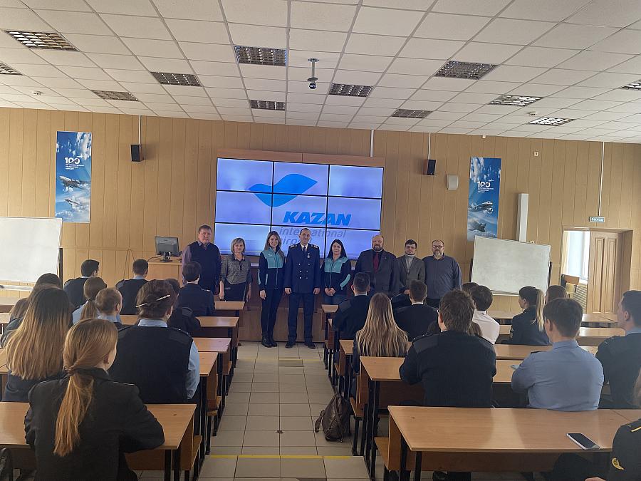 В Ульяновском институте гражданской авиации состоялась ярмарка вакансий - AVIA RU Network