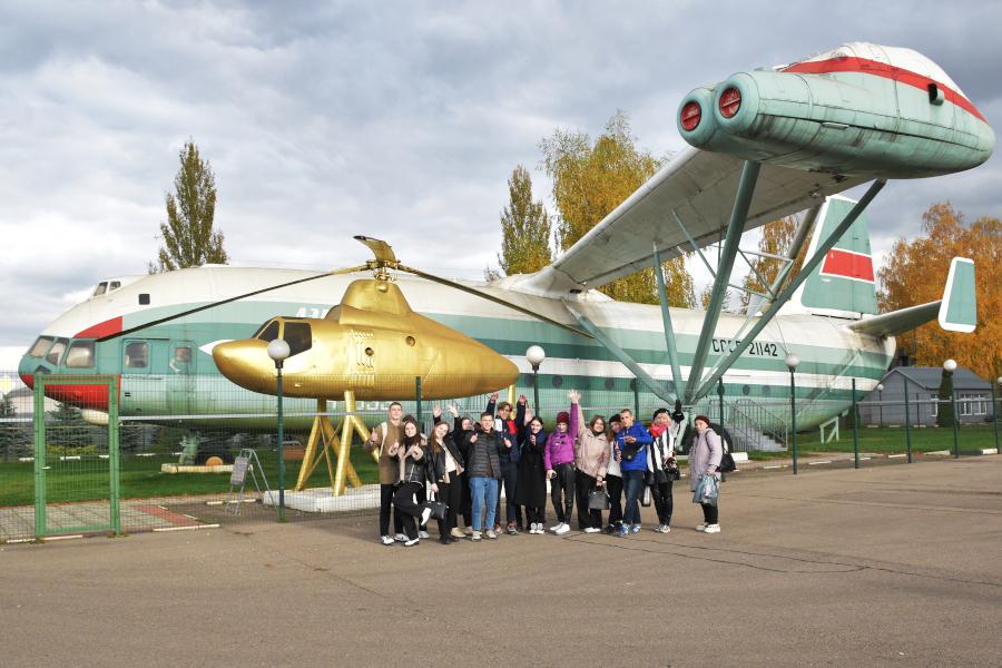 Студенты МГТУ ГА посетили Национальный центр вертолетостроения - AVIA RU Network