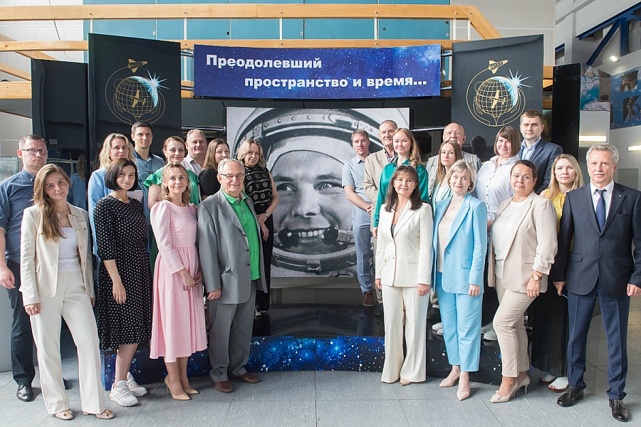 14 специалистов Центра подготовки космонавтов защитили выпускные работы в магистратуре МАИ - AEX.RU