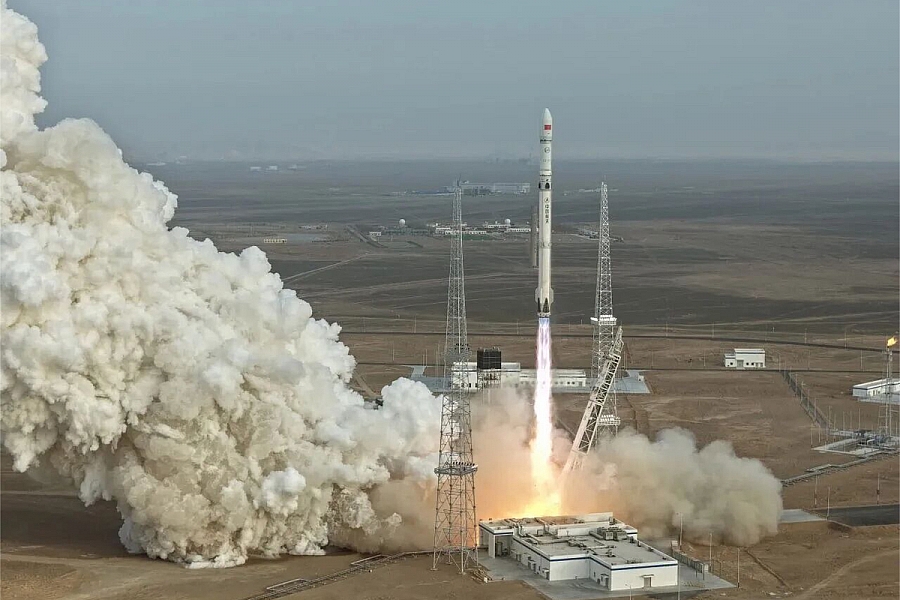 В Китае выясняют причины неудачного возвращения второй ступени ракеты ...